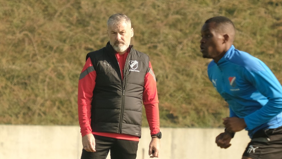 Futbal: Tréner Pavel Hapal povedie Baník Ostrava, vystriedal Pavla Vrbu ...