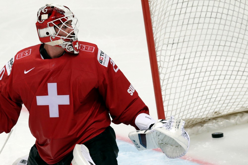 NHL: Reto Berra podpísal zmluvu s Anaheimom Ducks | SPORTNET