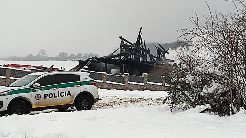 Šestákovi zhorel v Demjate dom. Škodu vyčíslili na 500-tisíc eur | SPORTNET