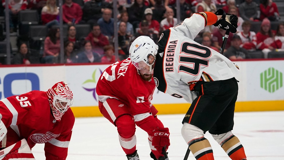 NHL dnes: Regenda bol blízko ku gólu, chytal Halák (výsledky, 24 ...