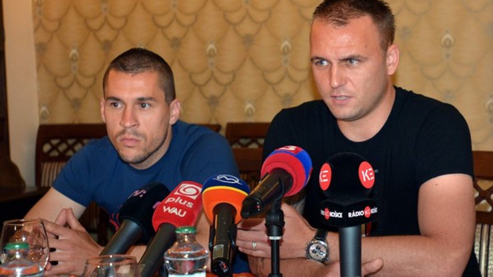 Bašista s Novákom zvolali netradičnú tlačovku | SPORTNET
